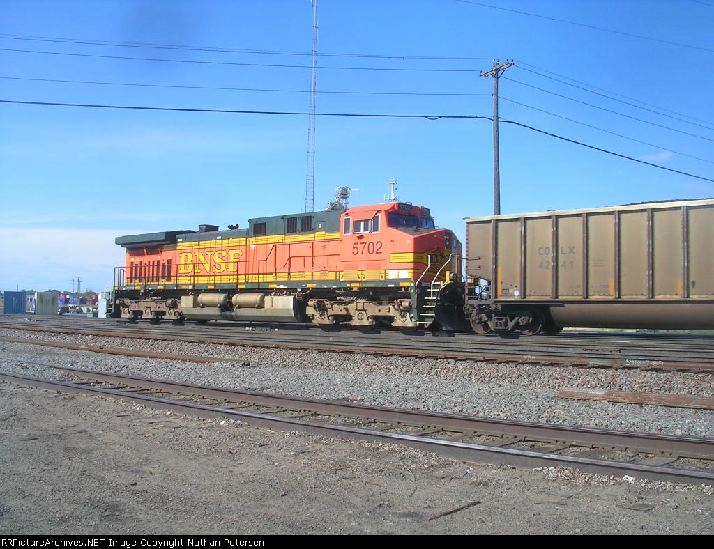 BNSF 5702